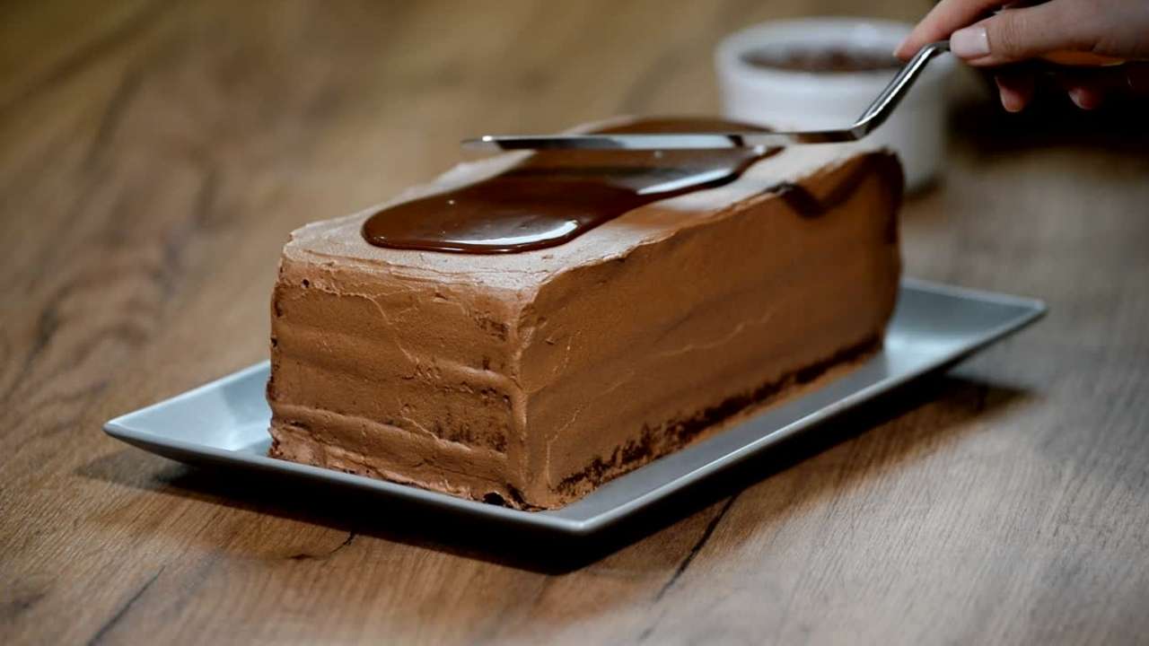 Chocolate Ganache – Everything You Need to Know! - Cakes by MK