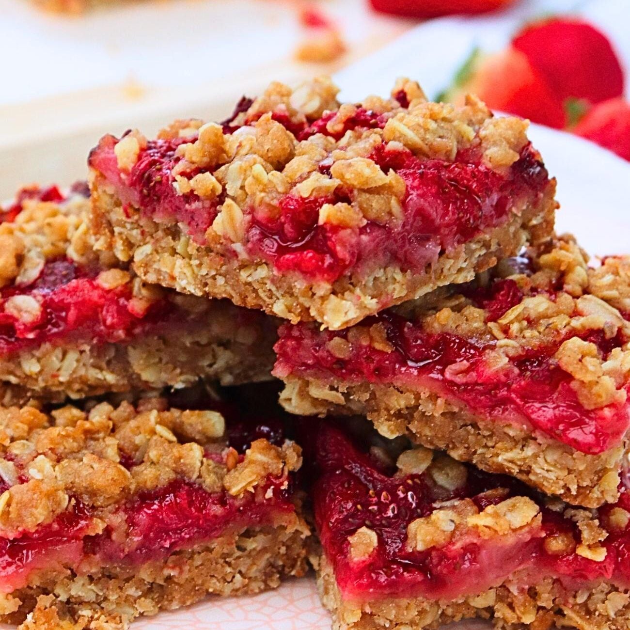 Easy Strawberry Oatmeal Bars - Cakes by MK